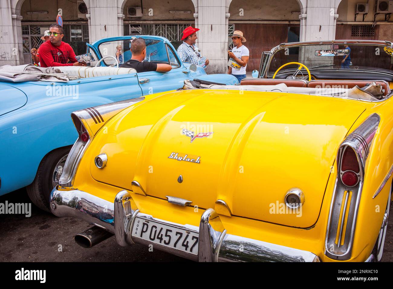 Taxis, Street scene in Parque Central, Centro Habana District, La ...