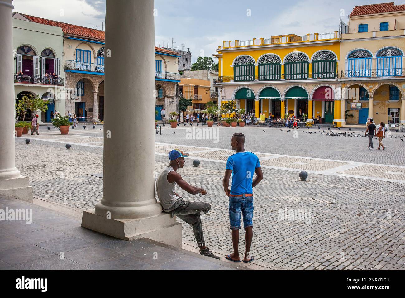 Plaza Vieja (Old Square), Old Havana, Habana Vieja, La Habana, Cuba ...