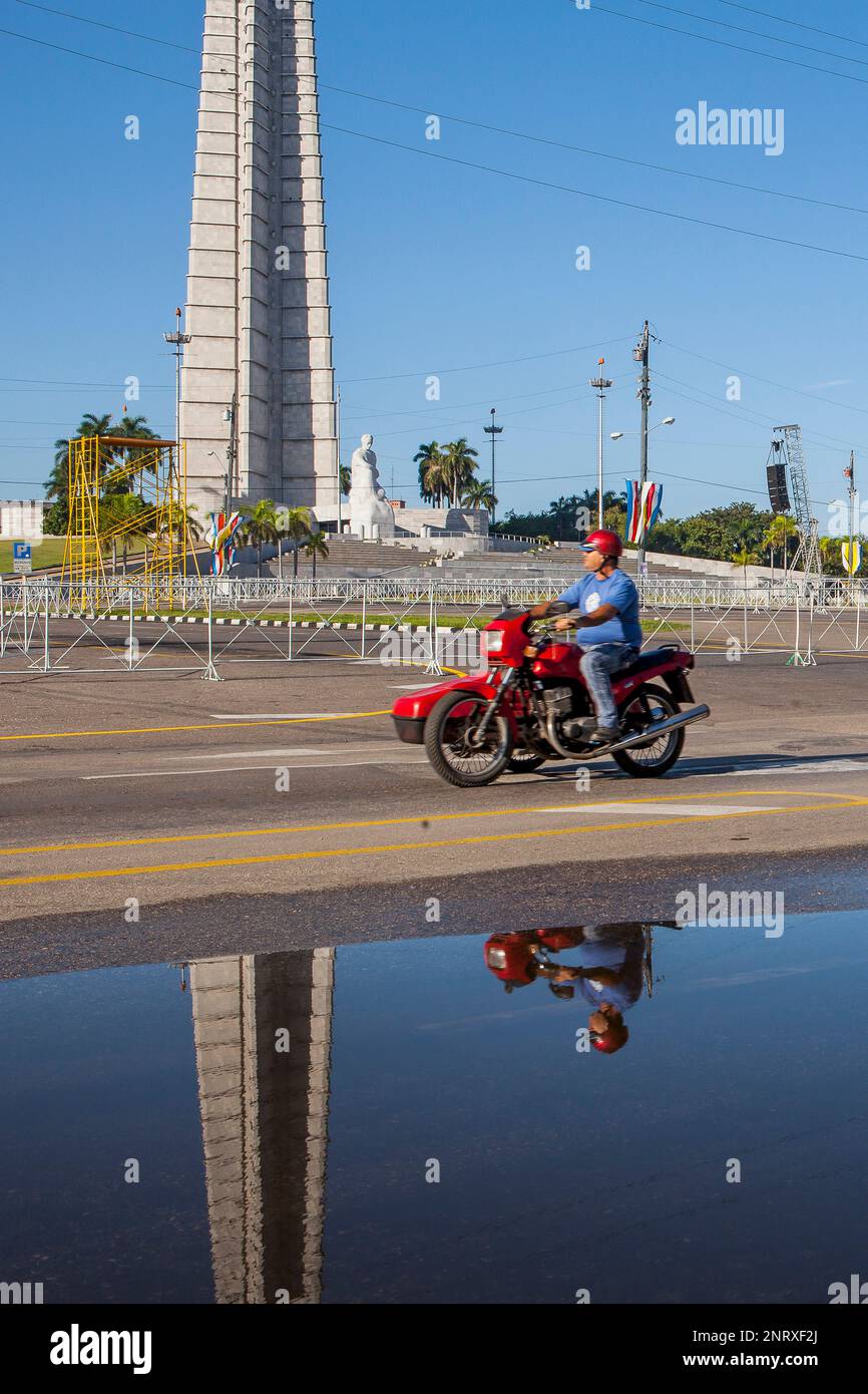 Revolution Square, ''Plaza de la Revolucion'' with the giant Obelisk ...