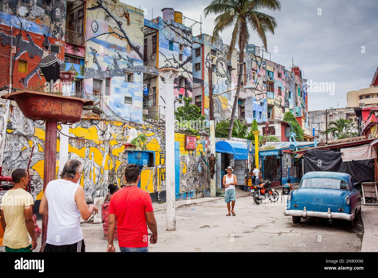 Callejón de hamel havana dancing hi-res stock photography and images ...