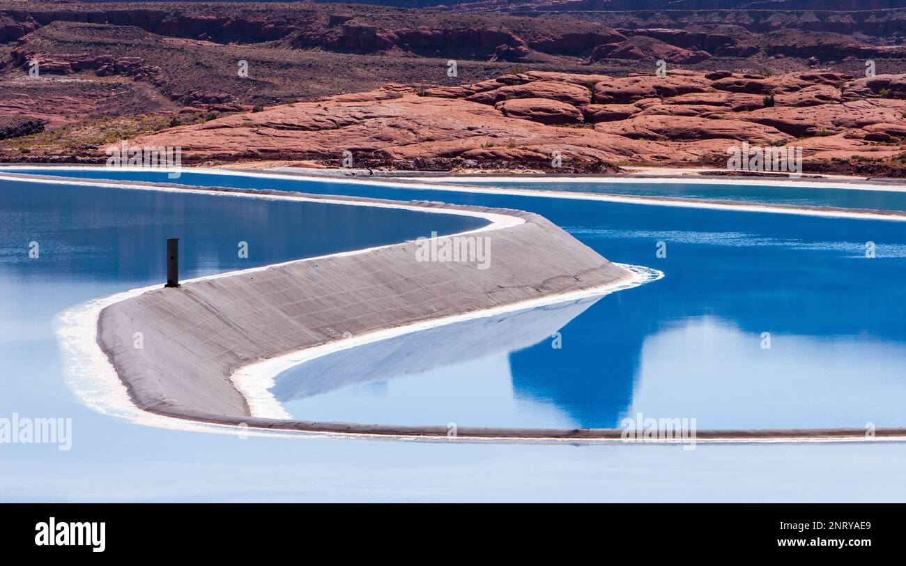 Lined evaporation ponds at a potash solution mine near Moab, Utah Stock ...