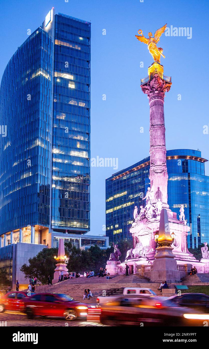 Angel statue, Independence Monument in Avenida de la Reforma, Mexico ...