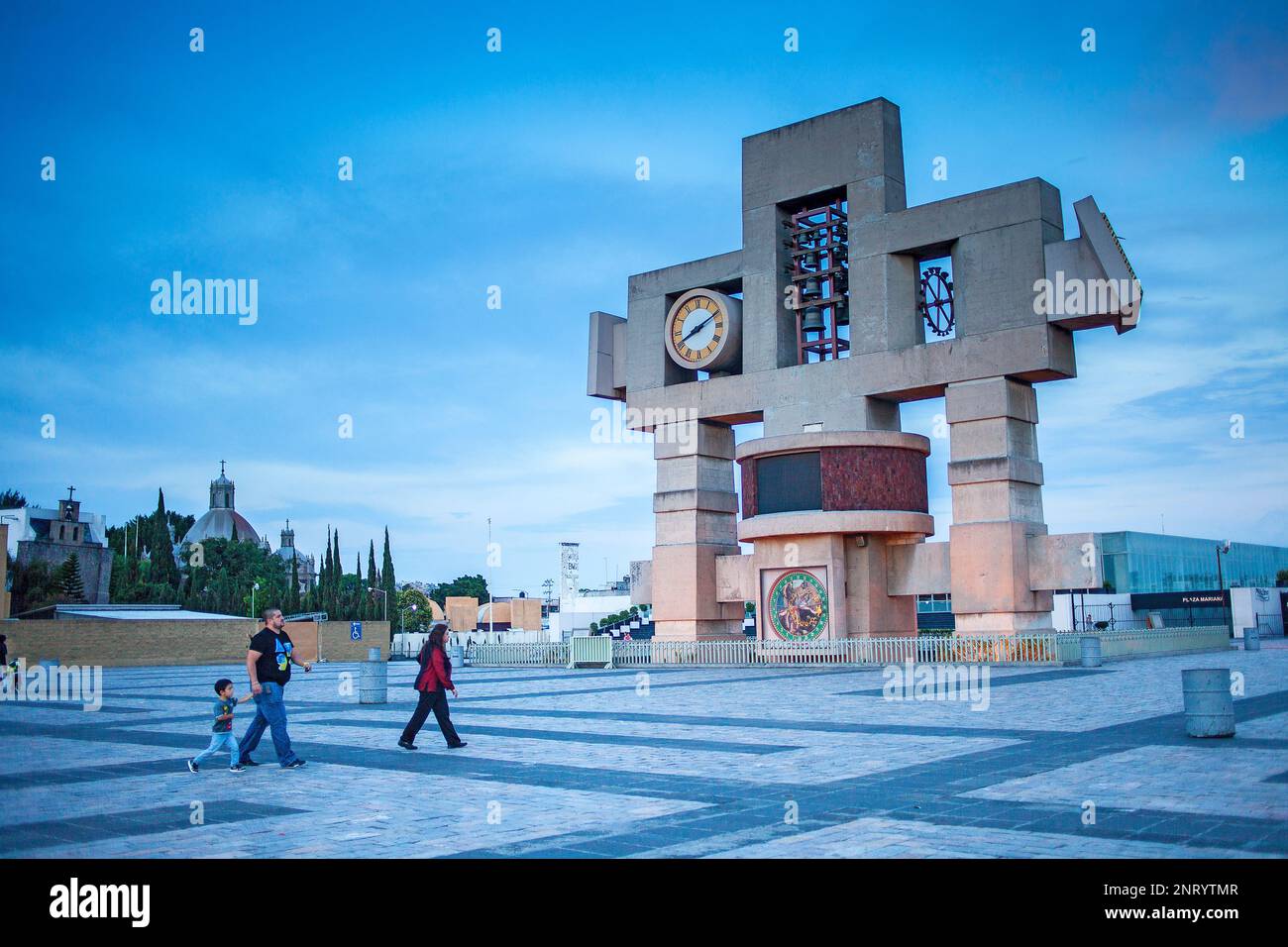 Basilica de la virgen de guadalupe hi-res stock photography and images ...