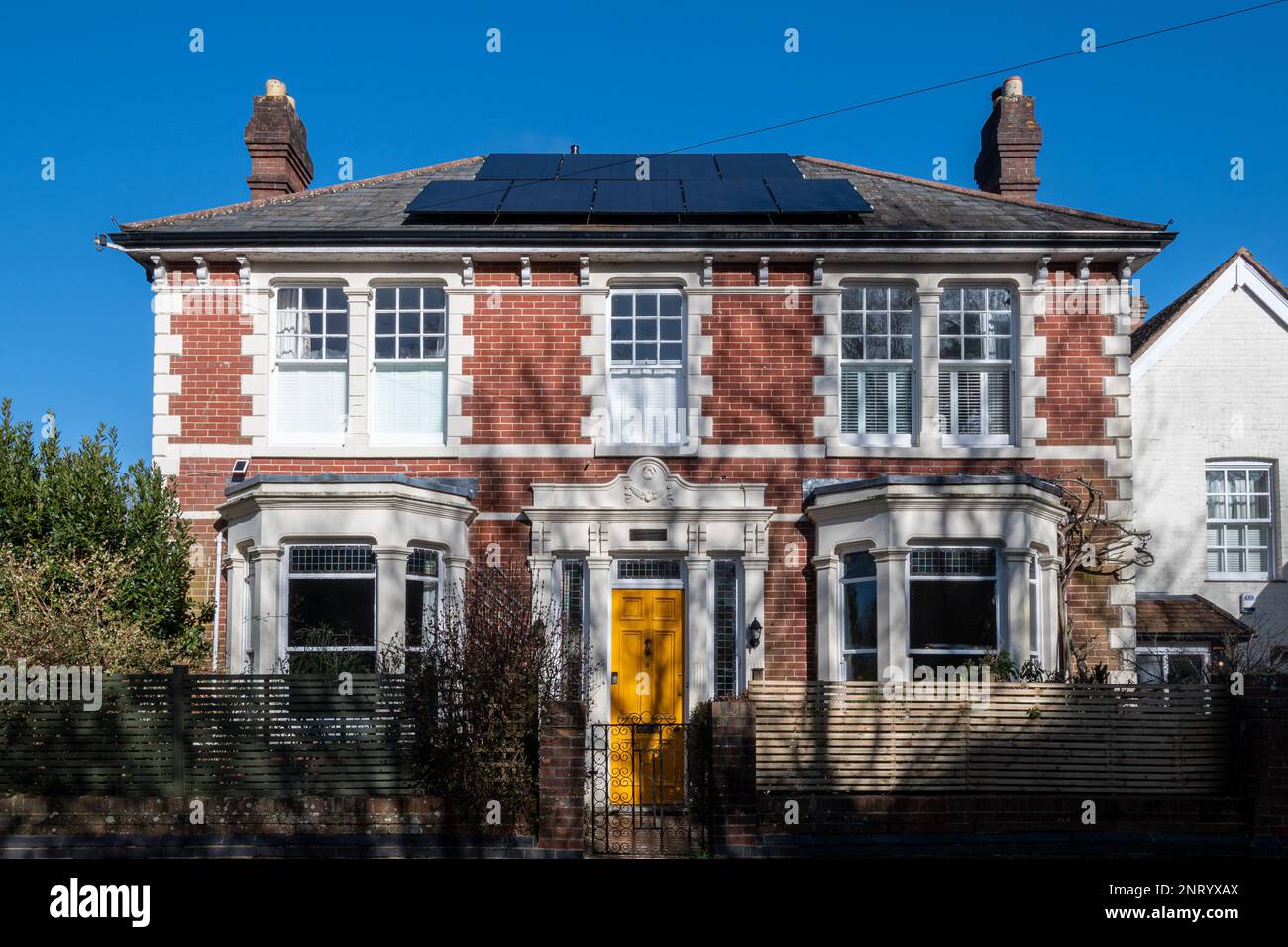 Georgian house solar panels uk hi-res stock photography and images - Alamy