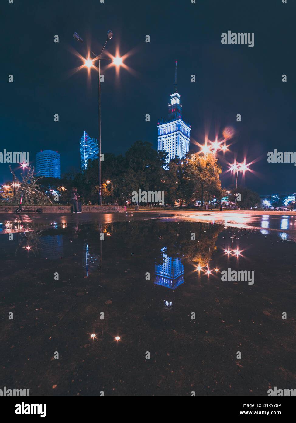 Puddle street city hi-res stock photography and images - Alamy