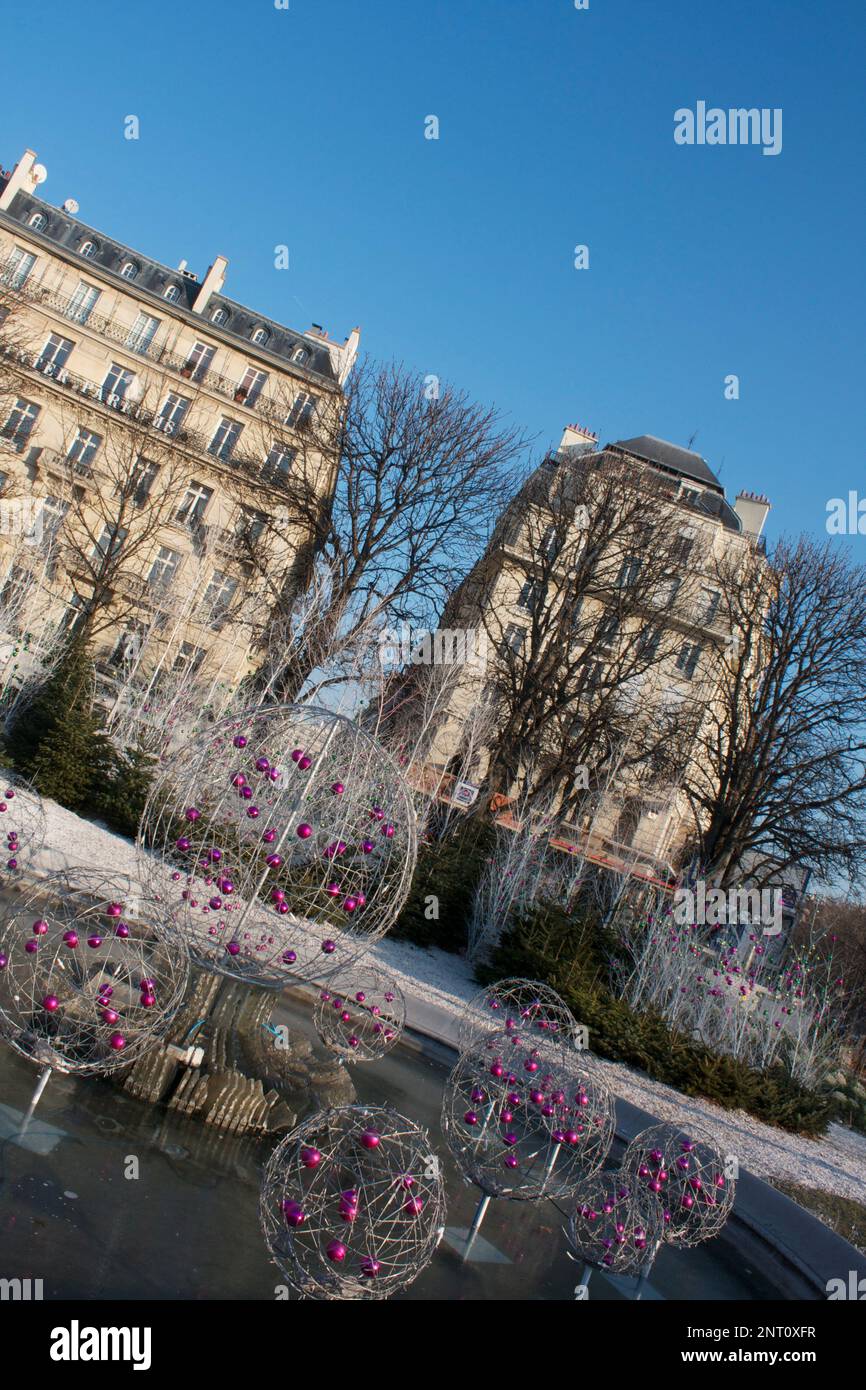 Paris park and buildings hi-res stock photography and images - Alamy
