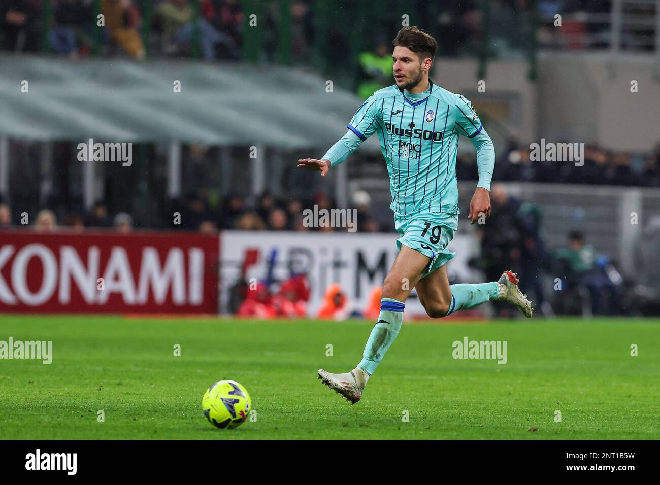 Berat Djimsiti of Atalanta BC in action during Serie A 2022/23 football ...