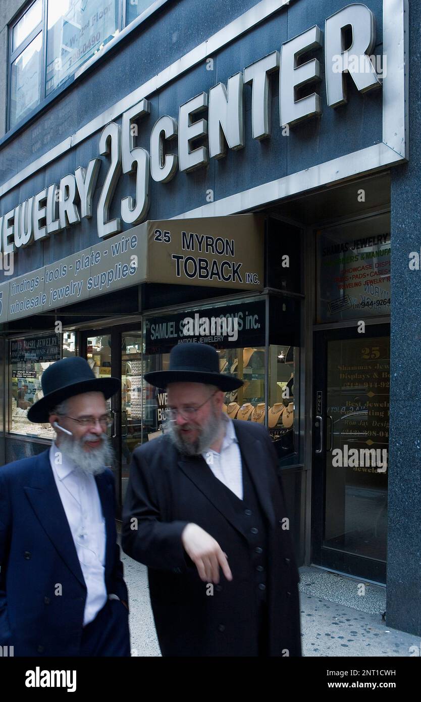 Diamond District. 47th, between Fifth and Sixth Ave.Orthodox Jews,New ...