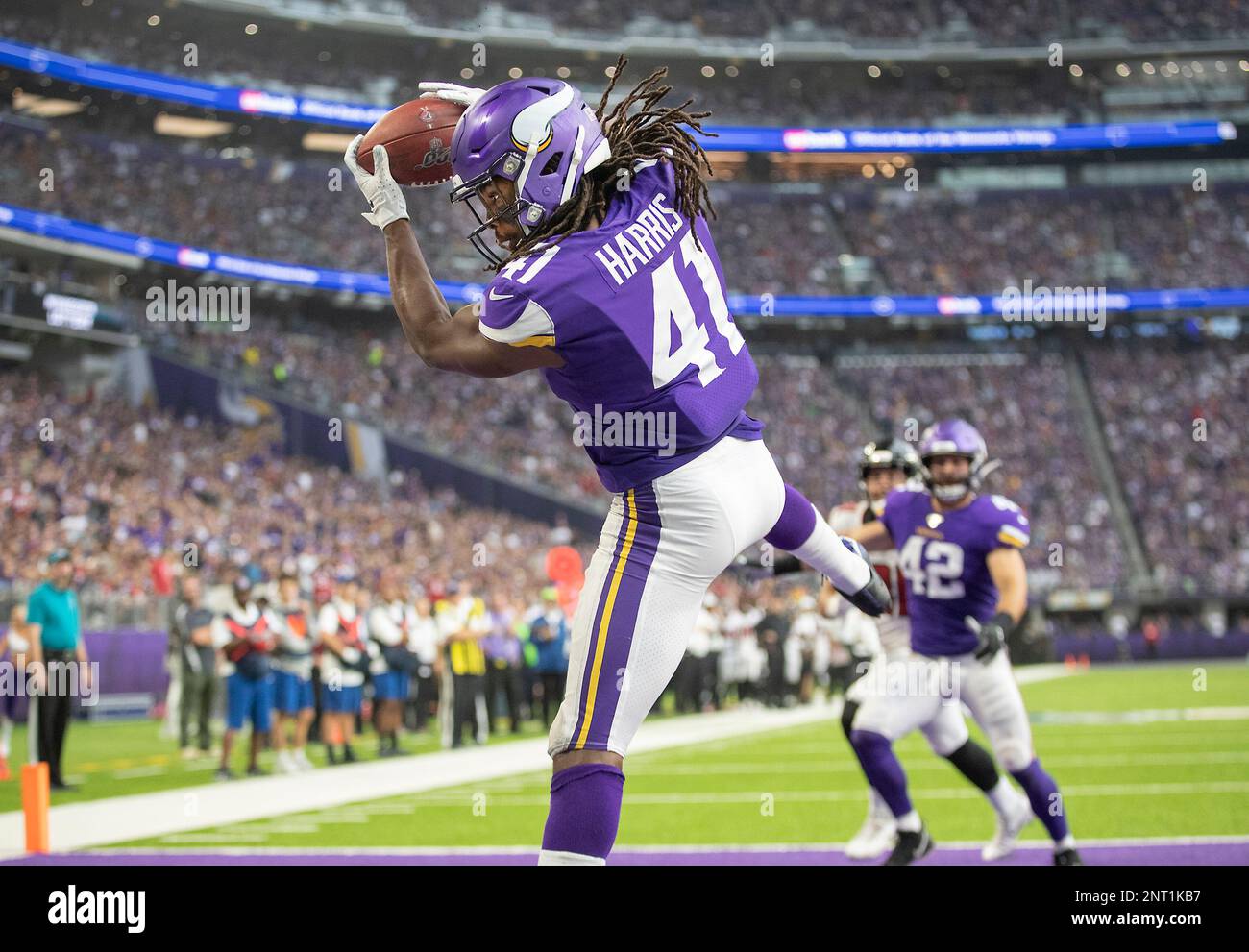 Vikings defensive back Anthony Harris (41) intercepts a ball in the ...