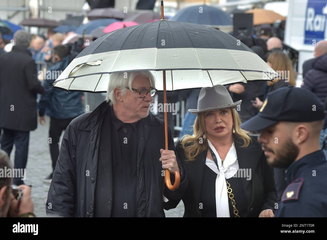 Rome, Italien. 27th Feb, 2023. Ricky Tognazzi and his wife Simona Izzo ...