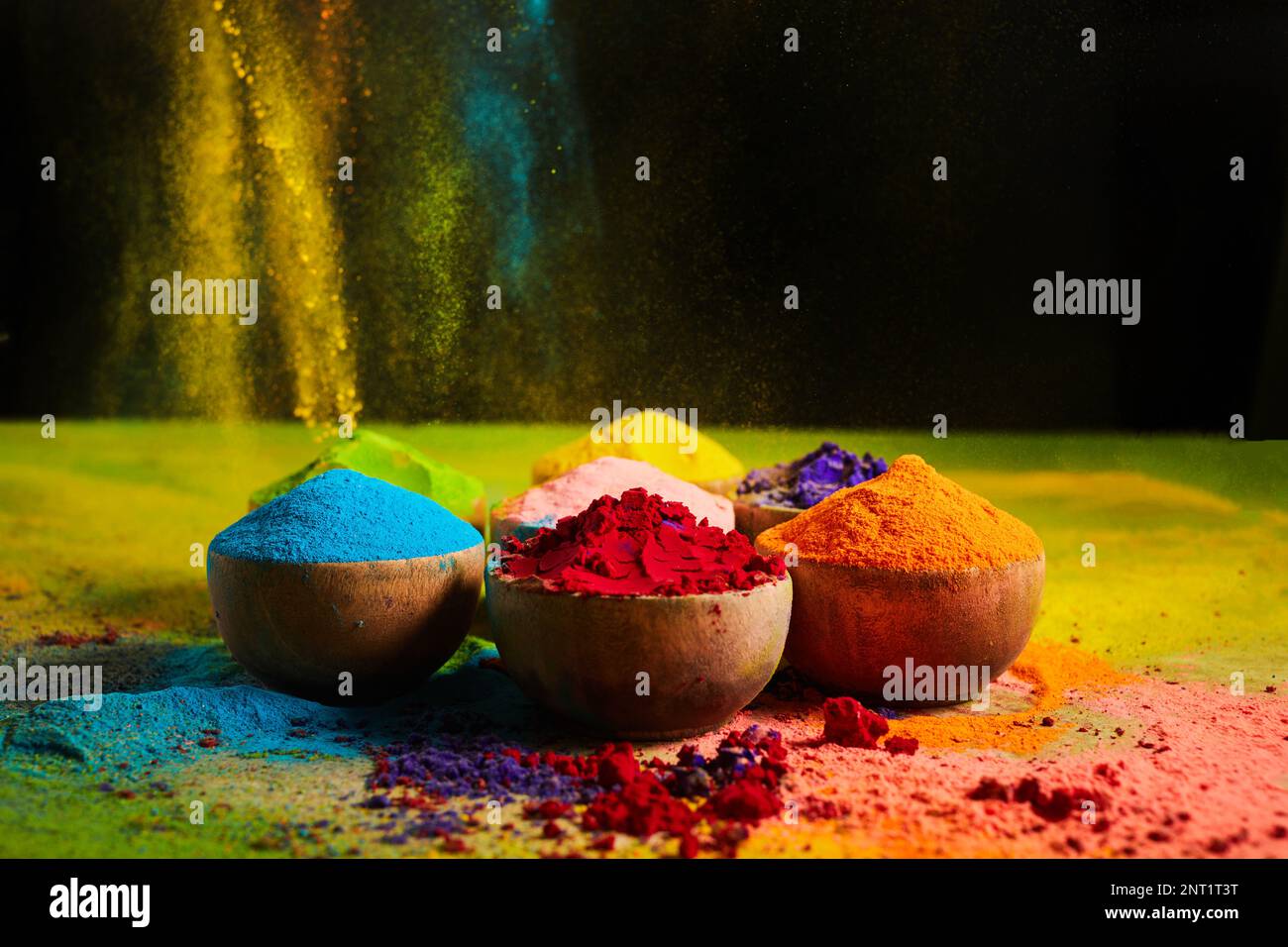 Colorful traditional Holi powder in bowls. Happy Holi. Concept Indian ...