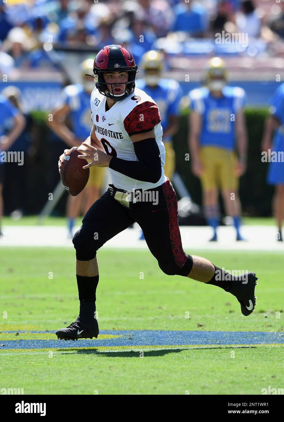 PASADENA, CA - SEPTEMBER 07: San Diego State Aztecs quarterback Ryan ...