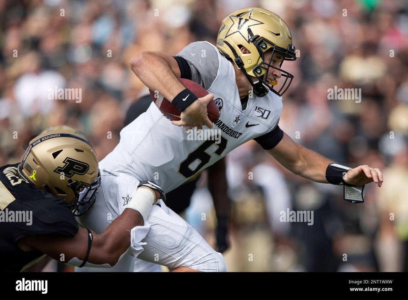 WEST LAFAYETTE, IN - SEPTEMBER 07: Vanderbilt Commodores quarterback ...