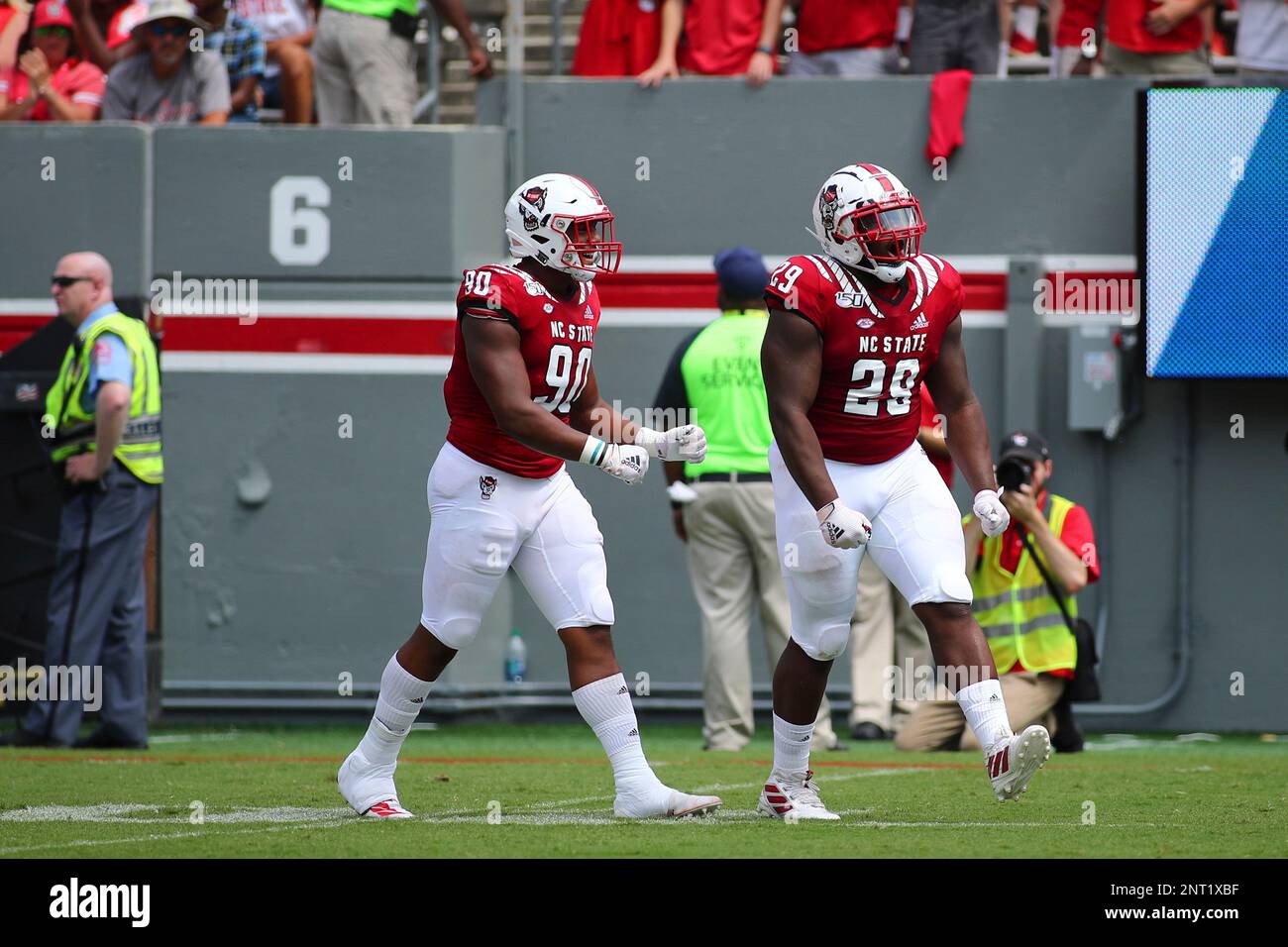 RALEIGH, NC - SEPTEMBER 07: North Carolina State Wolfpack defensive ...
