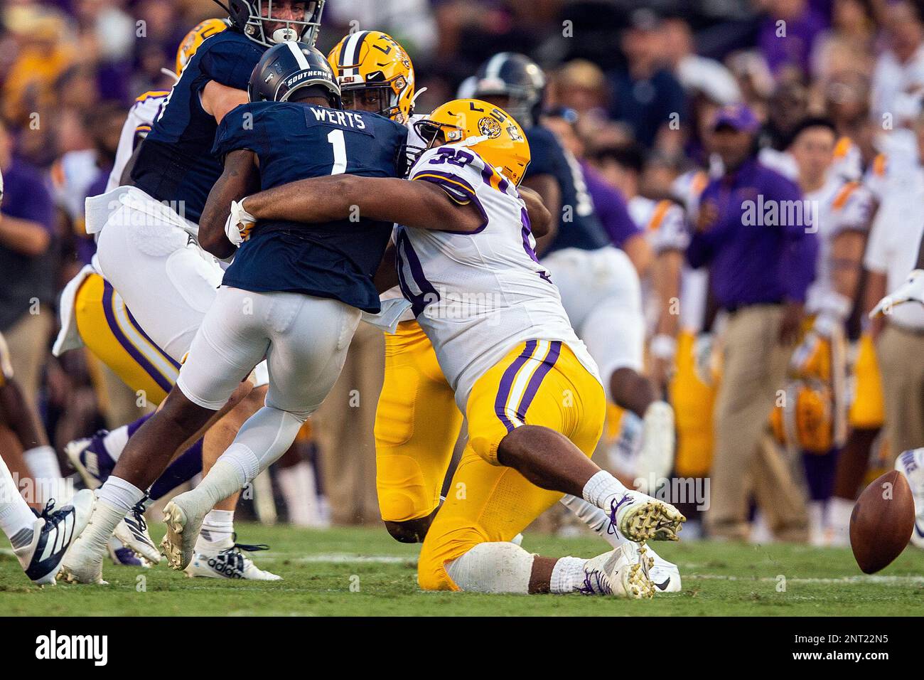 BATON ROUGE, LA - AUGUST 31: LSU Tigers defensive lineman Rashard ...