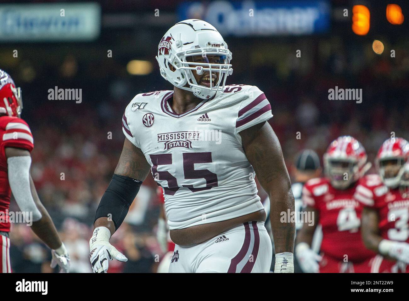 NEW ORLEANS, LA - AUGUST 31: Mississippi State Bulldogs offensive ...