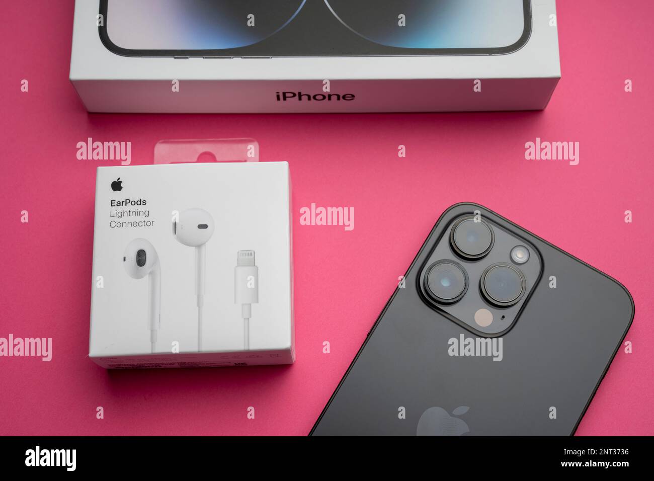 New iPhone 14 pro max and Apple Earpods, Airpods white earphones for ...