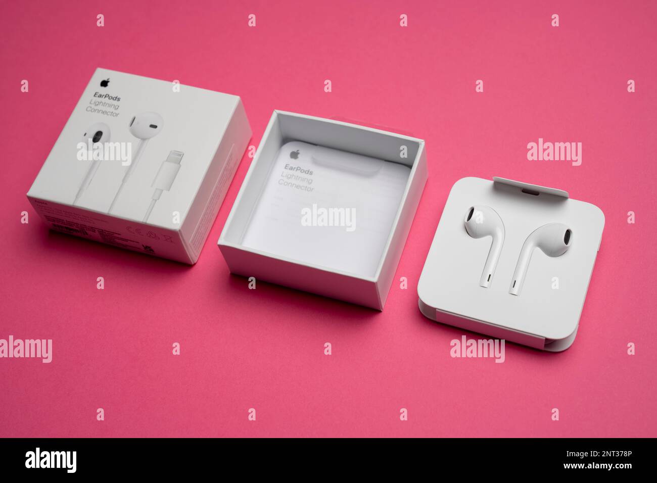 New Apple Earpods, Airpods white earphones for listening to music and ...