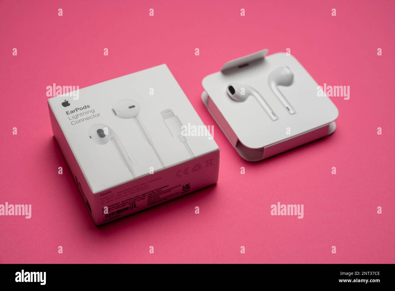 New Apple Earpods, Airpods white earphones for listening to music and ...