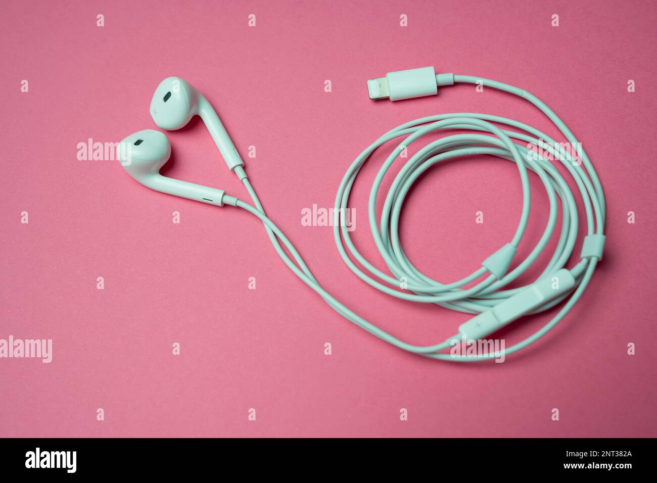 iPhone Apple Earpods, Airpods white earphones, headphones for listening ...