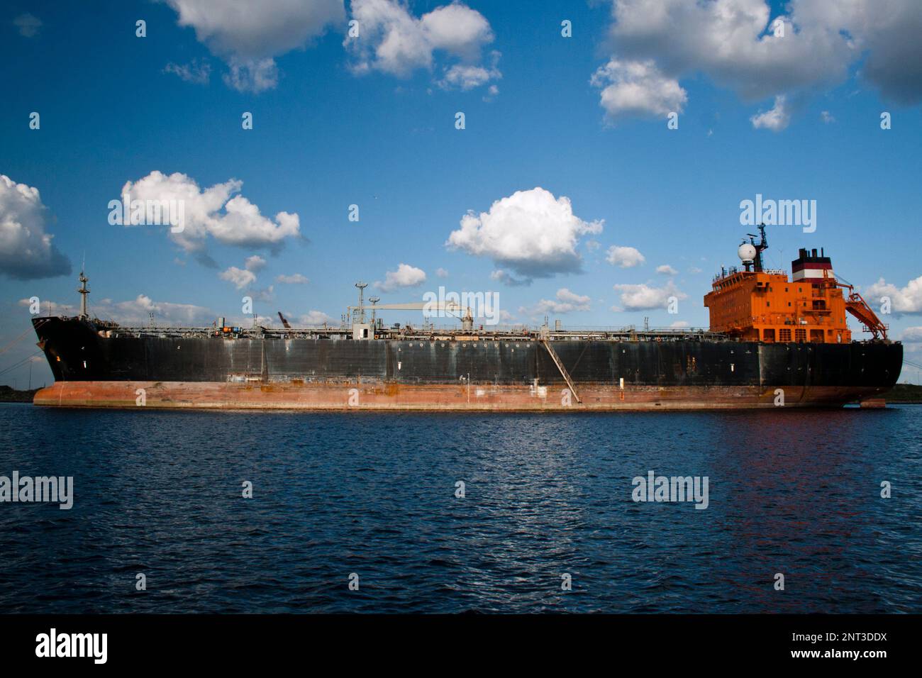 Merchant tanker hi-res stock photography and images - Alamy