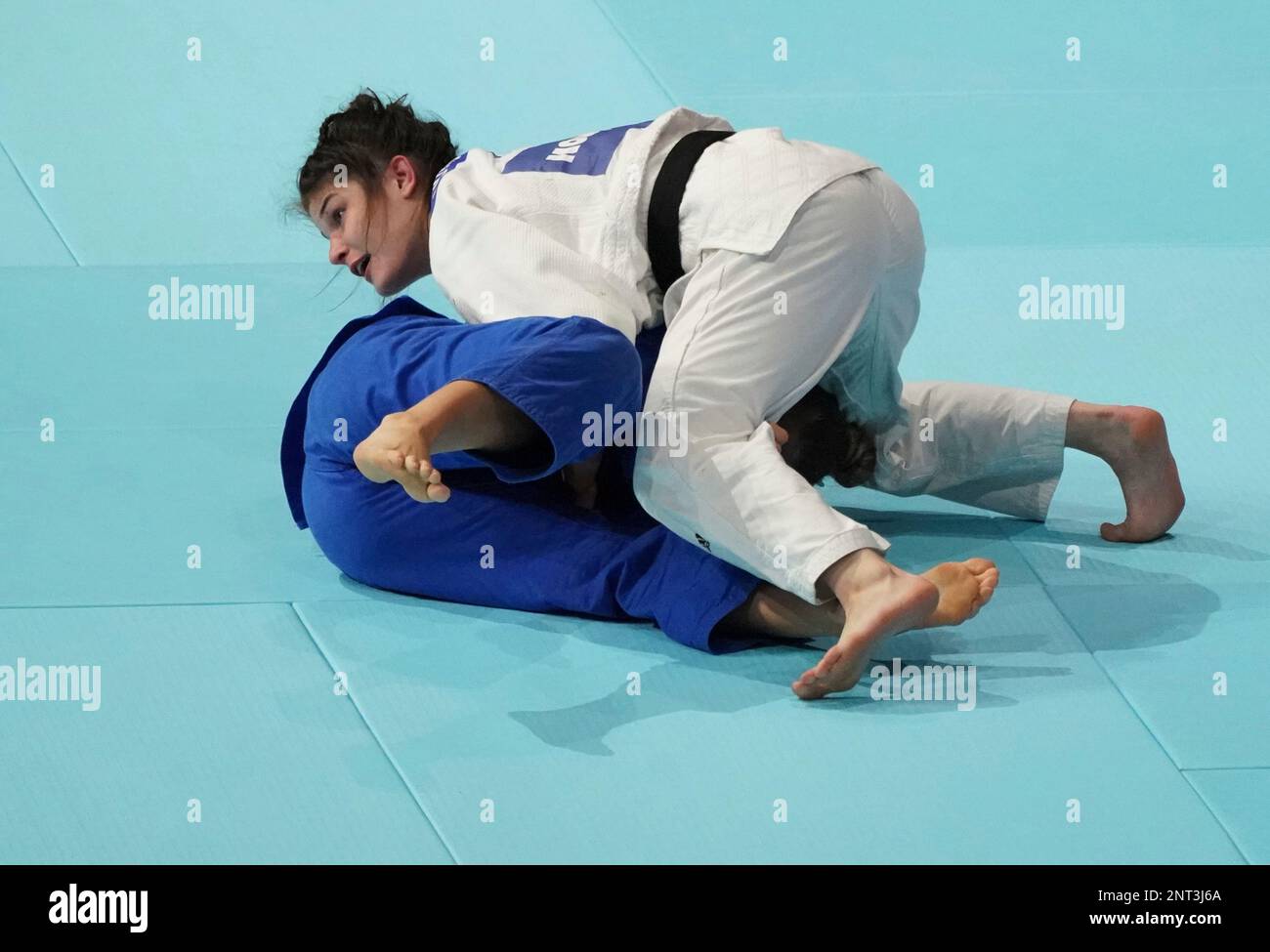 Father of Canada's DEGUCHI Christa takes pictures at Nippon Budokan in ...