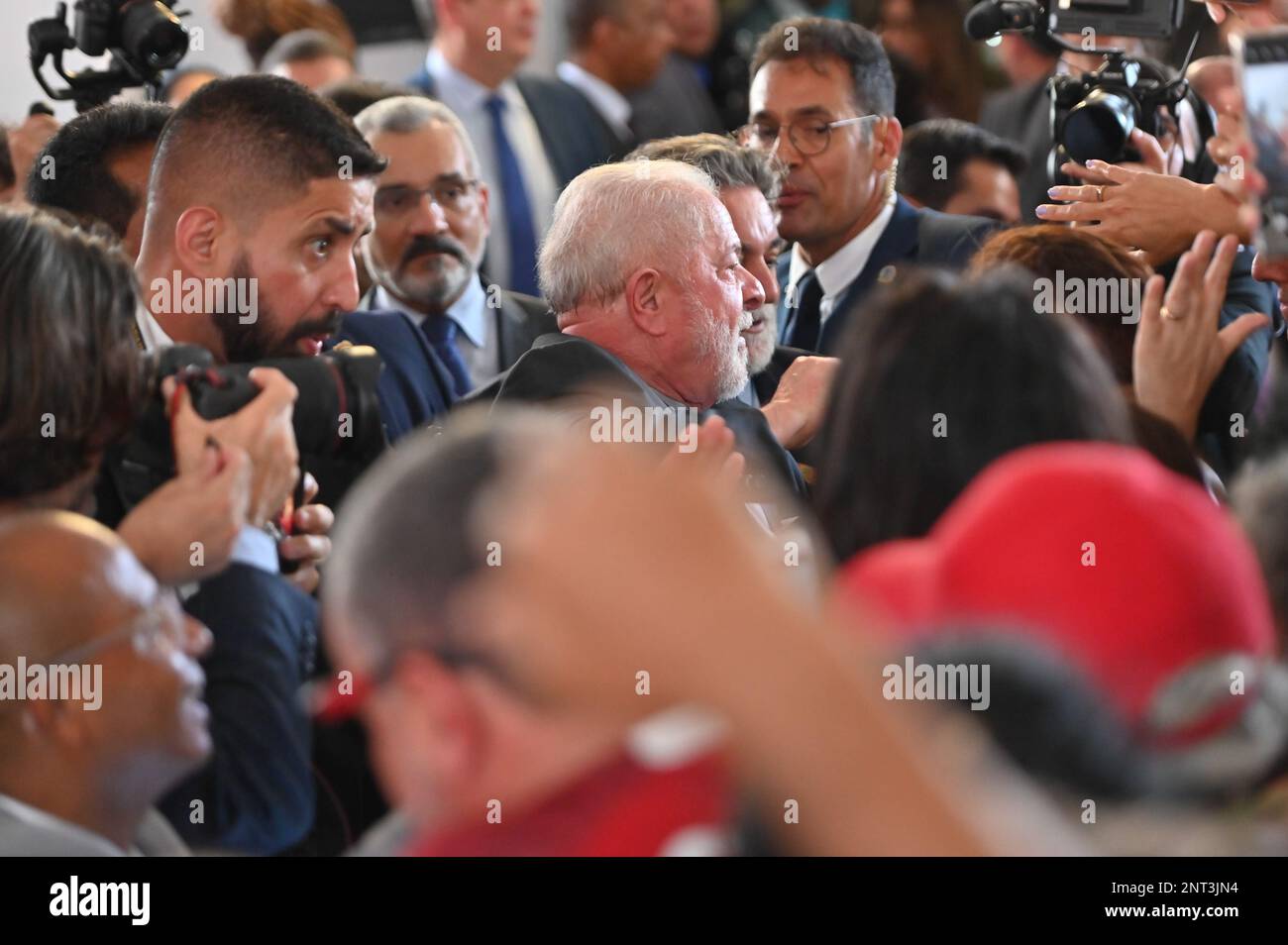 BRASÍLIA, DF - 27.02.2023: LULA VACINADO COM VACINA BIVALENTE PFIZER ...