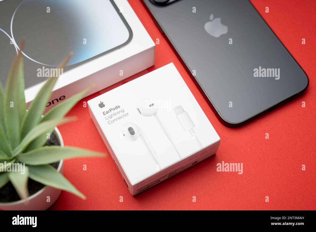 New iPhone 14 pro max and Apple Earpods, Airpods white earphones for ...