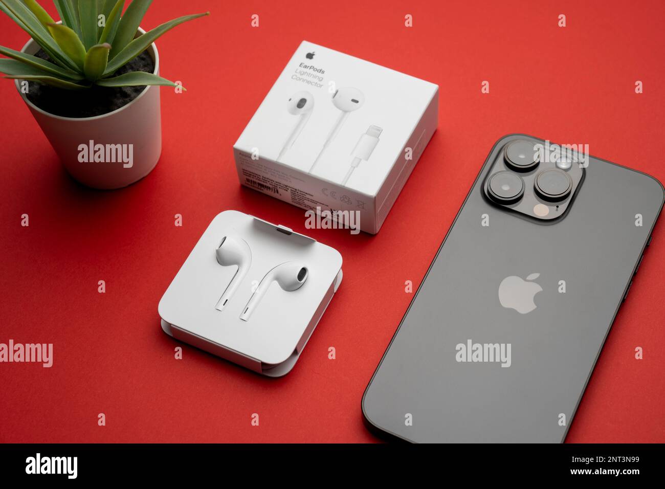 New iPhone 14 pro max and Apple Earpods, Airpods white earphones for ...