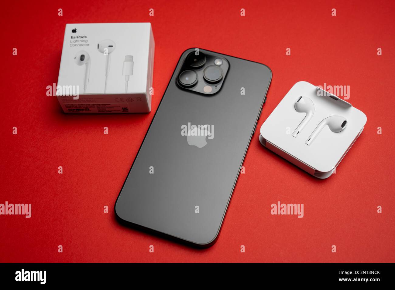 New iPhone 14 pro max and Apple Earpods, Airpods white earphones for ...