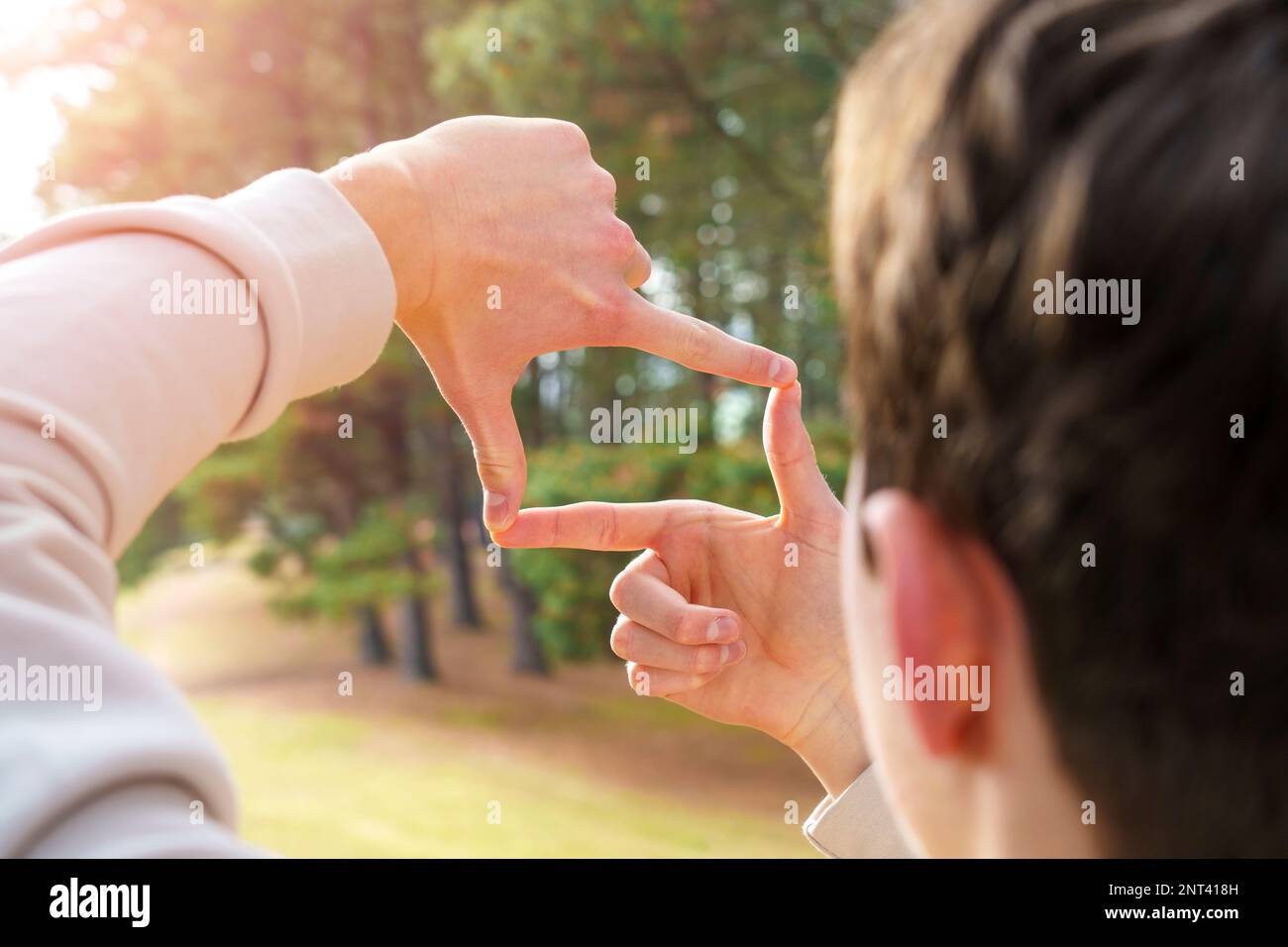 Hands framing landscape hi-res stock photography and images - Alamy