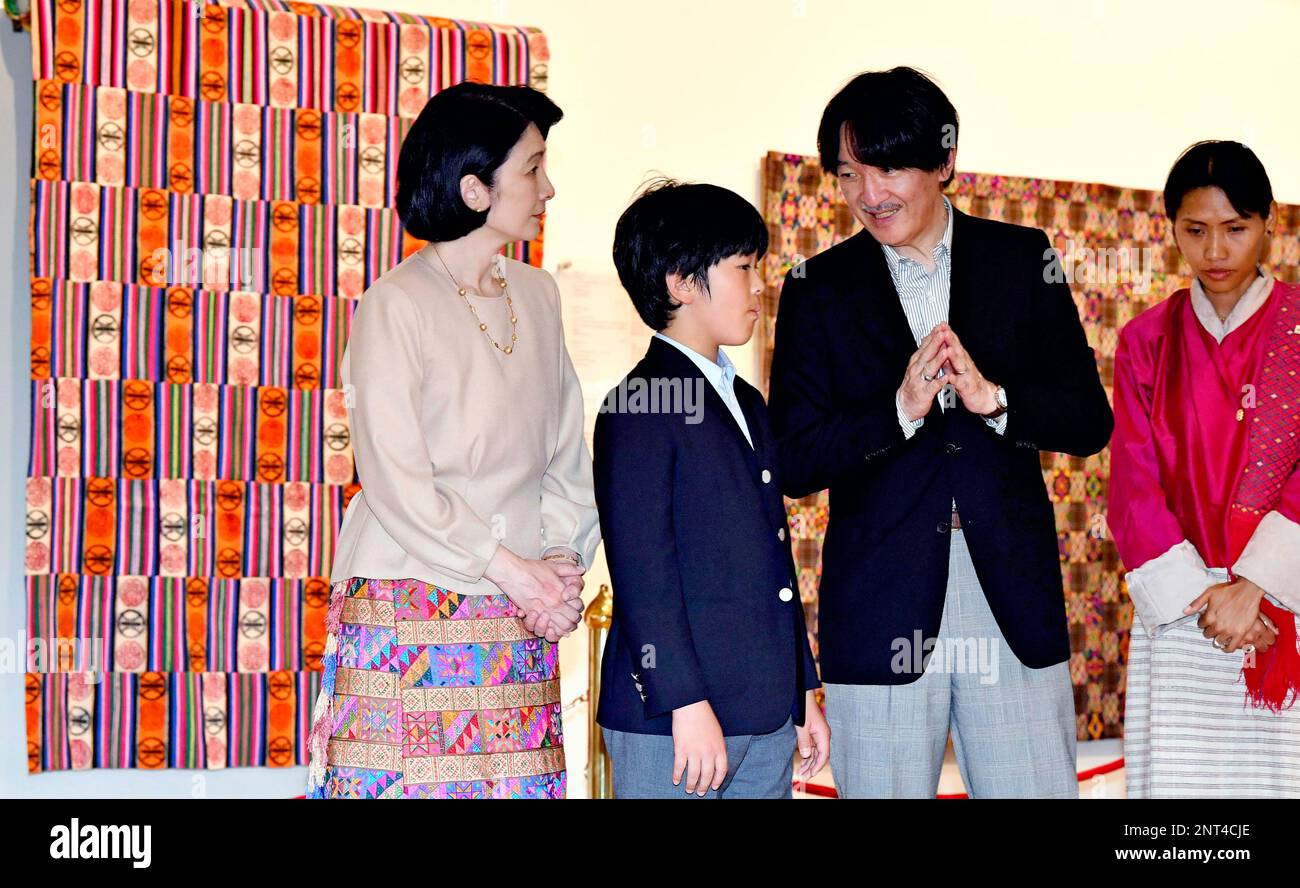 Japanese Crown Prince Akishino (2nd from R), Crown Princess Kiko (L ...