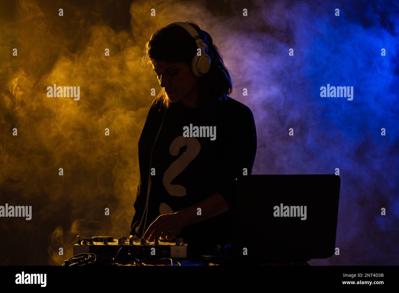 Girl Dj Silhouette