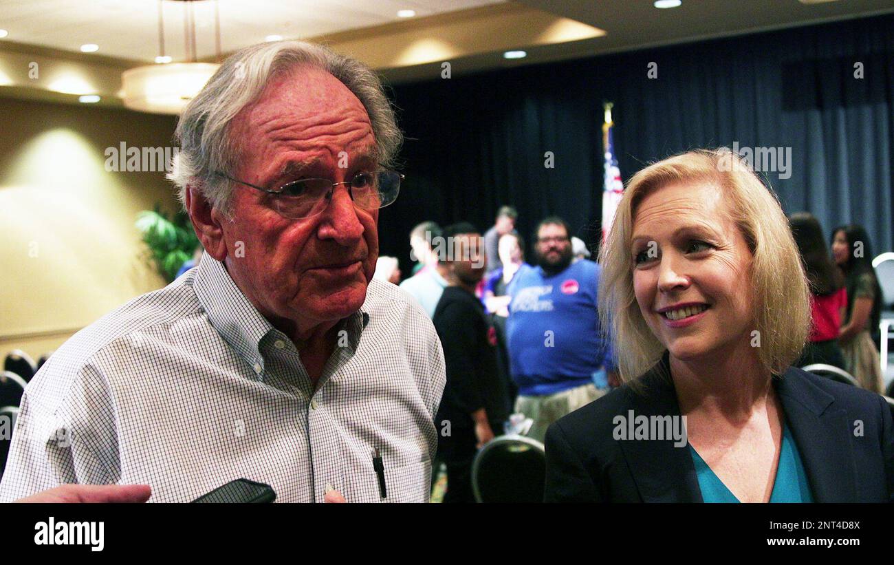 UNITED STATES - AUGUST 11: Former Sen. Tom Harkin and Sen. Kirsten ...