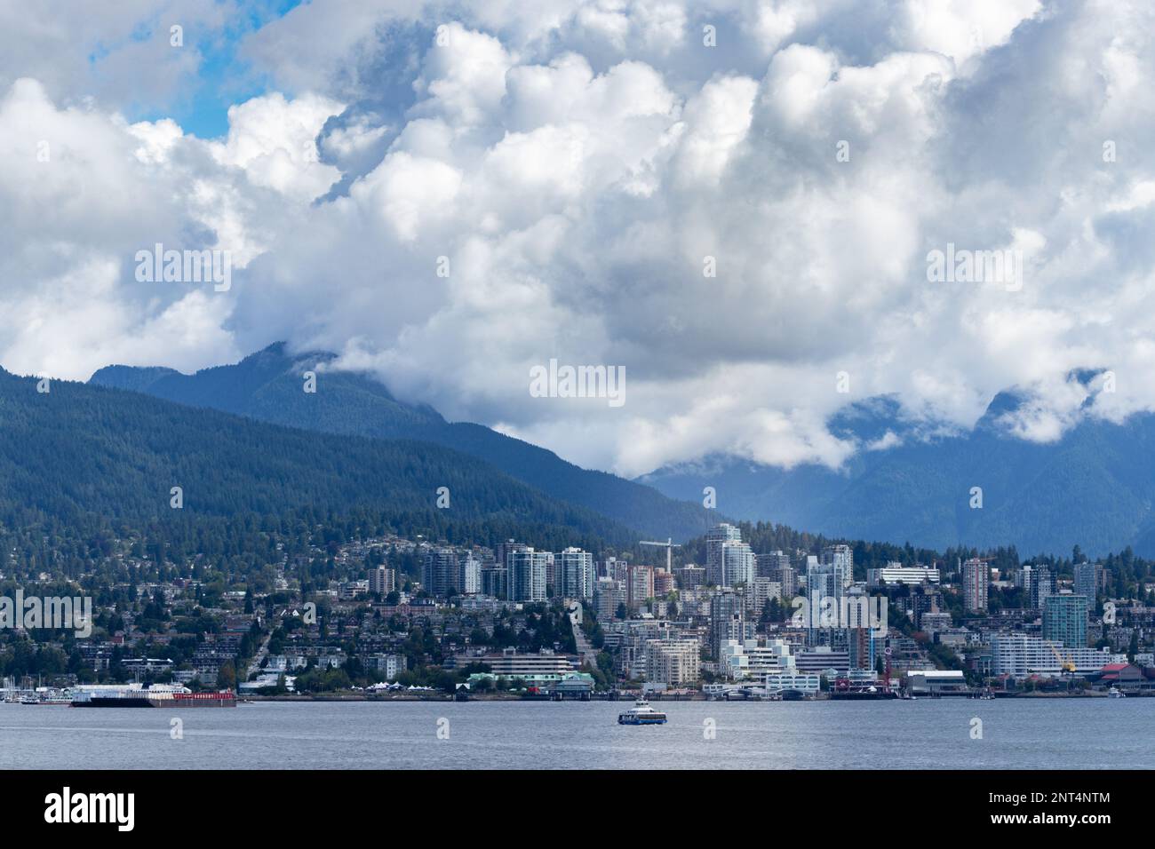 Light seeping through the clouds, Vancouver, BC, Canada Stock Photo - Alamy Light seeping through the clouds, Vancouver, BC, Canada Stock Photo - Alamy
