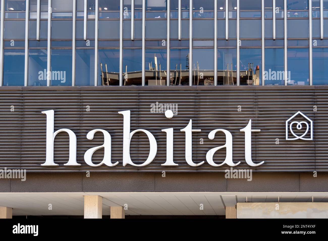 Habitat logo hi-res stock photography and images - Alamy