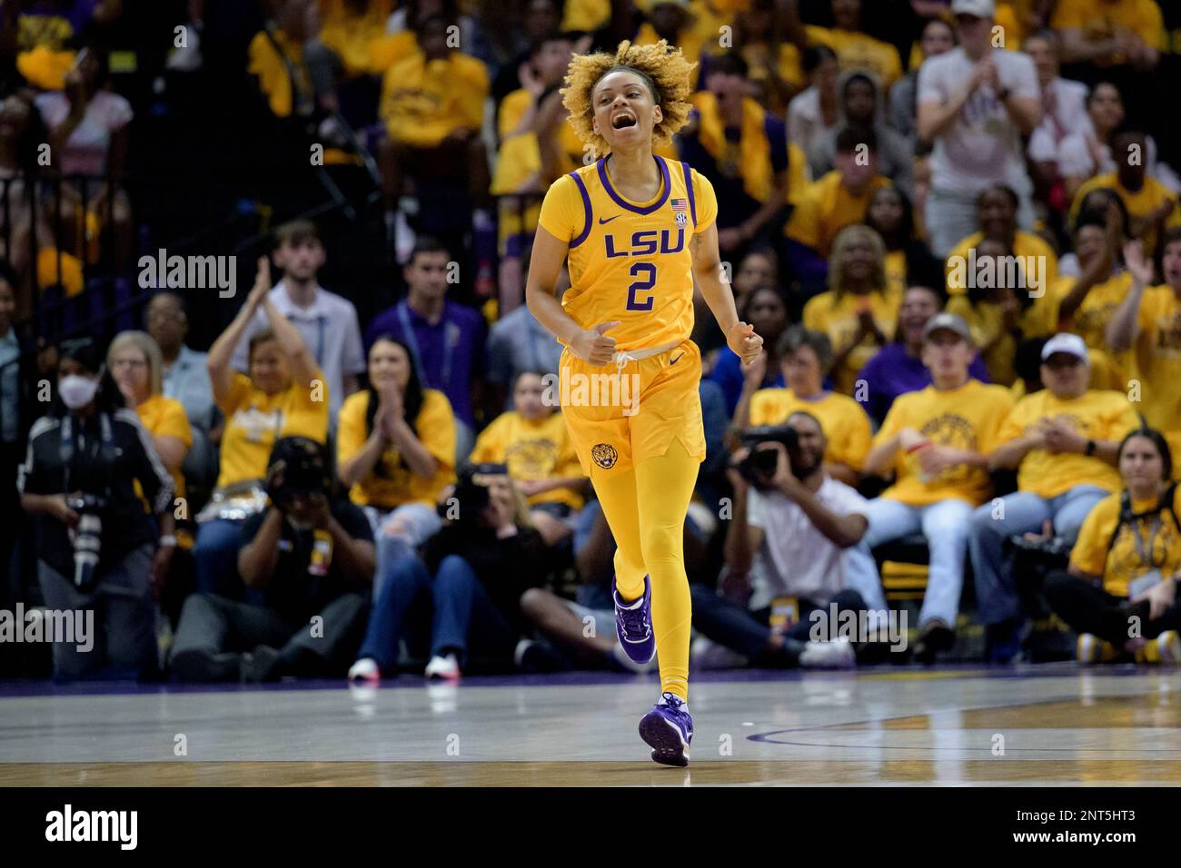 Lsu Guard Jasmine Carson 2 Runs In The First Half Of An Ncaa Basketball Game Sunday Feb 26