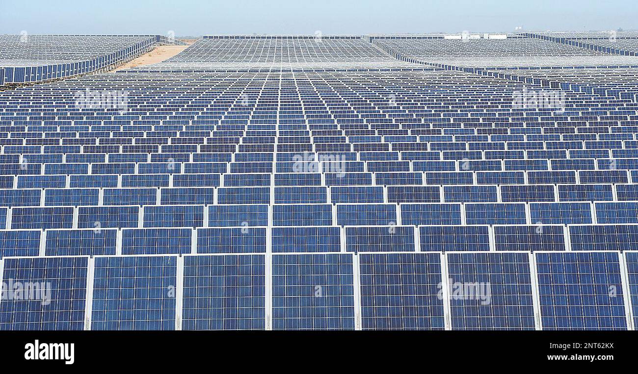 What looks like a never ending sea of solar panels, is just a small ...