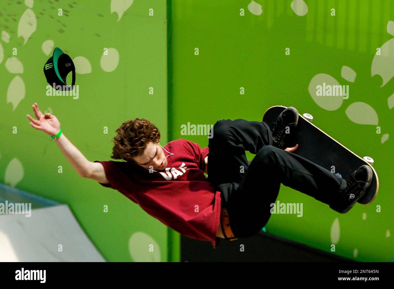Tom Schaar competes in the Wendy's men's kkateboard park semifinals at ...