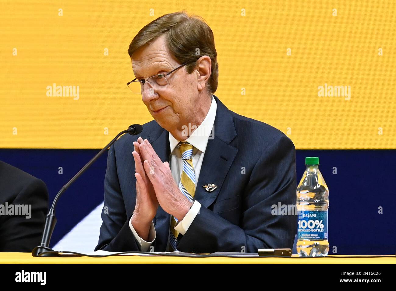 Nashville Predators General Manager David Poile, right, talks about the ...