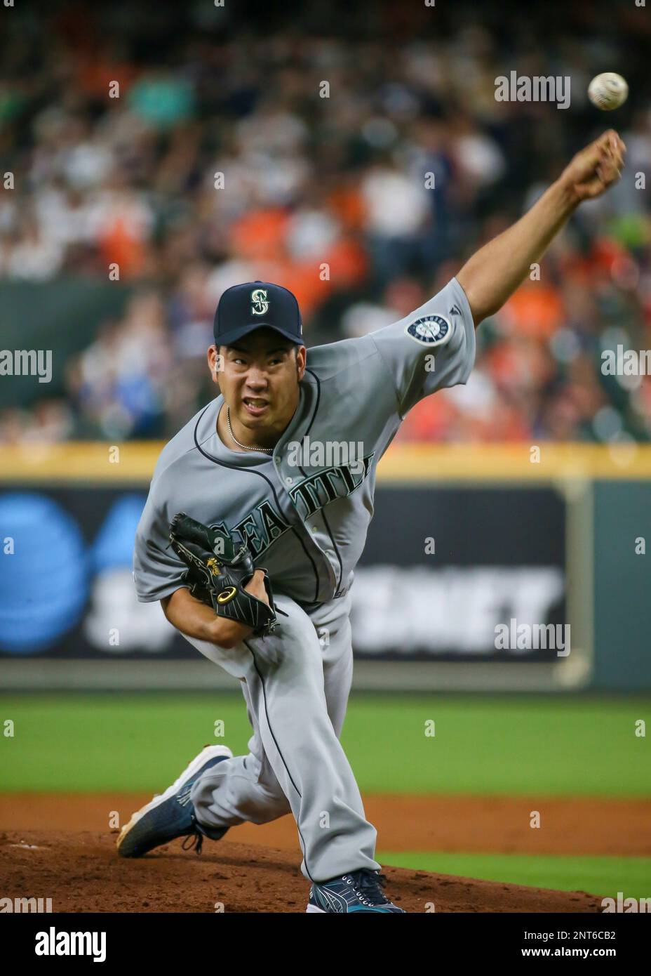 HOUSTON, TX - AUGUST 02: Seattle Mariners starting pitcher Yusei ...