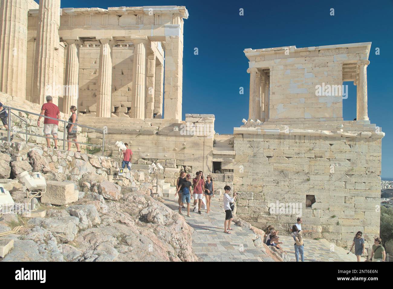 Tourists visit the Acropolis Stock Photo - Alamy