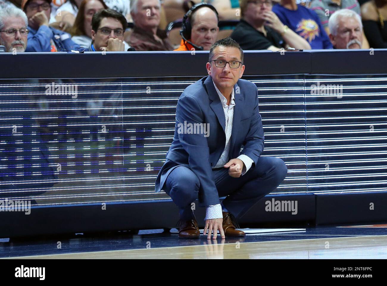 UNCASVILLE, CT - AUGUST 01: Connecticut Sun head coach Curt Miller ...