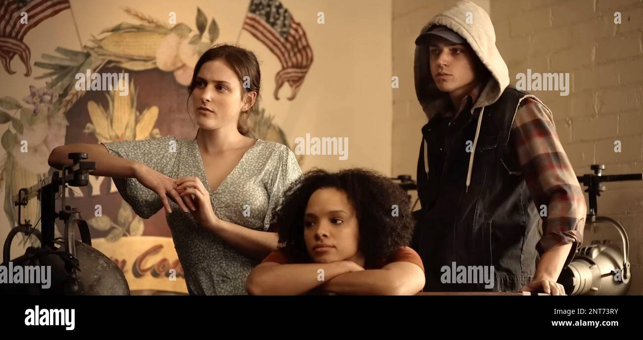 CHILDREN OF THE CORN, from left: Ashlee Juergens, Sisi Stringer, Joe ...