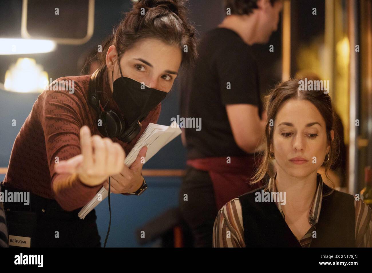LOVE AT FIRST KISS, (aka ERES TU), from left: director Alauda Ruiz de ...