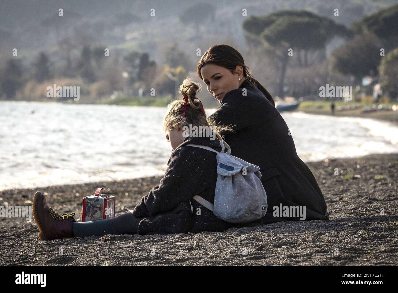 TELL IT LIKE A WOMAN, Eva Longoria (right), 2022. ph: Philippe ...