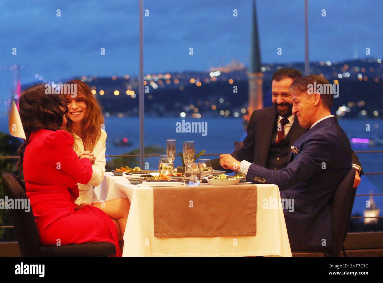 10 DAYS OF A GOOD MAN, (aka IYI ADAMIN 10 GUNU), from left: Nur ...