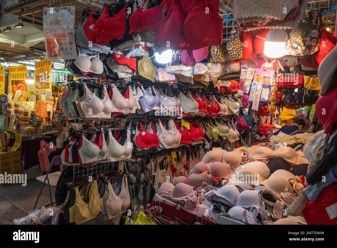 Hong Kong Kowloon and Hong Kong island. Bustling shopping in the ...
