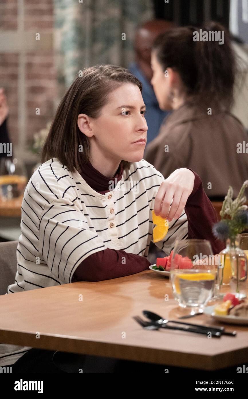 HOW I MET YOUR FATHER, Eden Sher, Pathetic Deirdre', (Season 2, ep. 204 ...