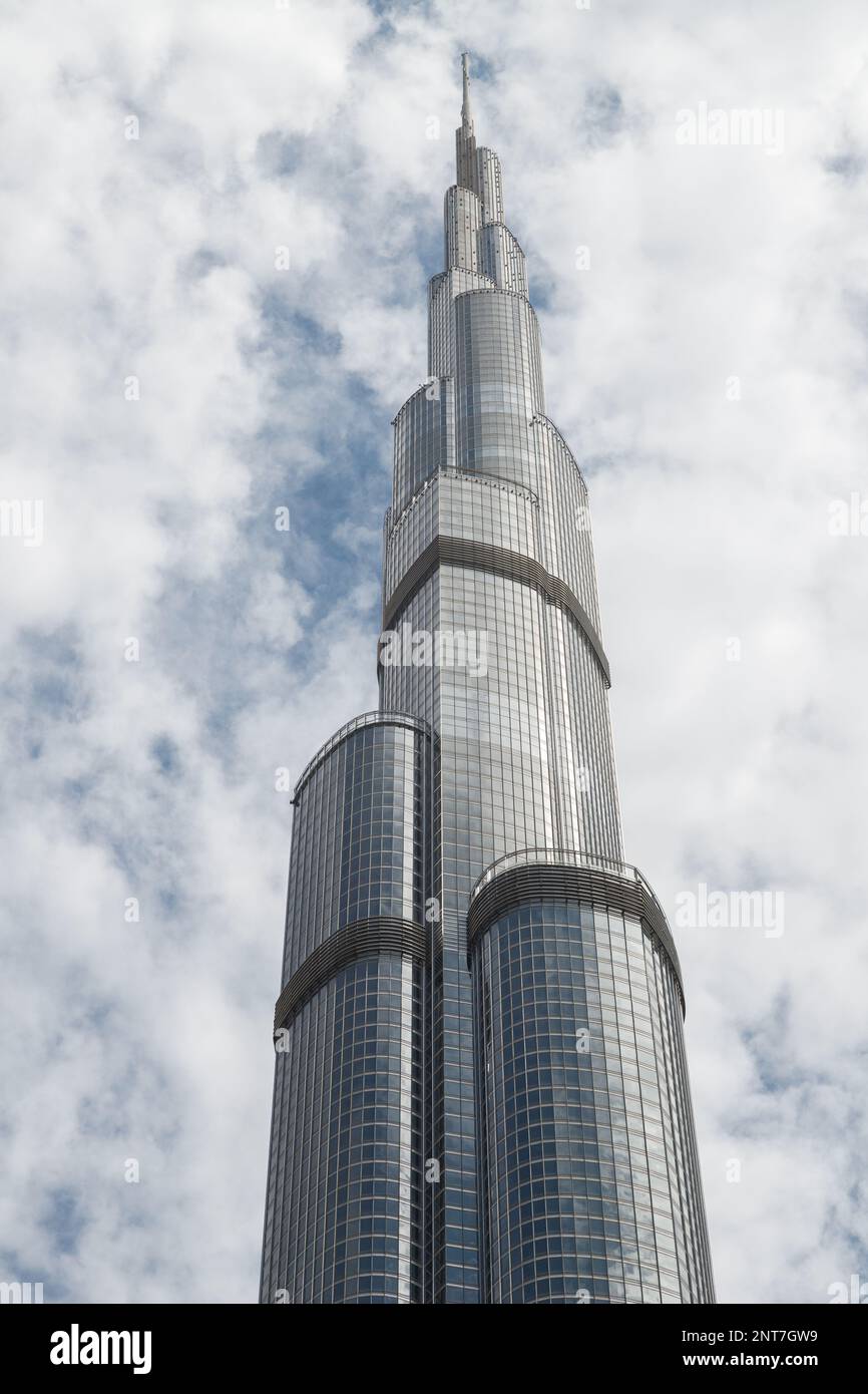 Burj Khalifa, Dubai, view of the tower Stock Photo - Alamy